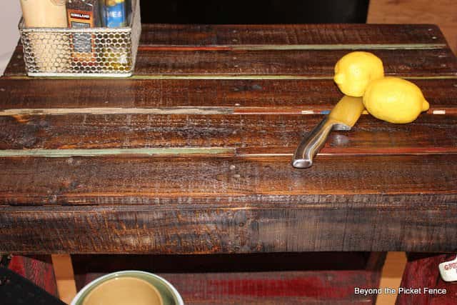 Pallet Island for Your Kitchen • 1001 Pallets