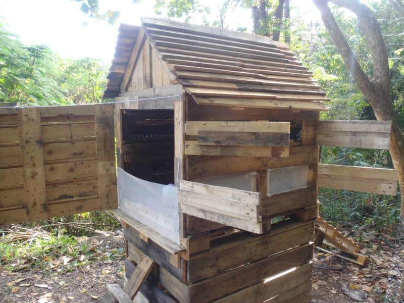 Pallet Chicken Coop • 1001 Pallets
