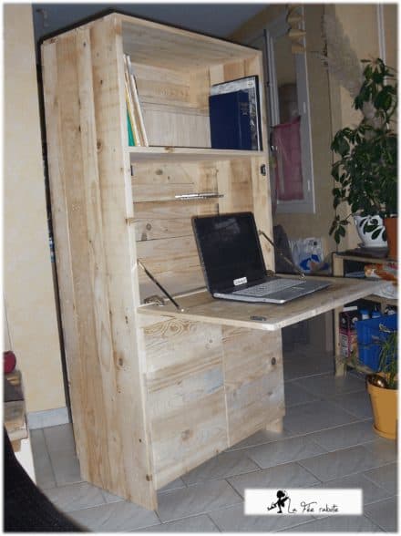Pallets Secretary • 1001 Pallets