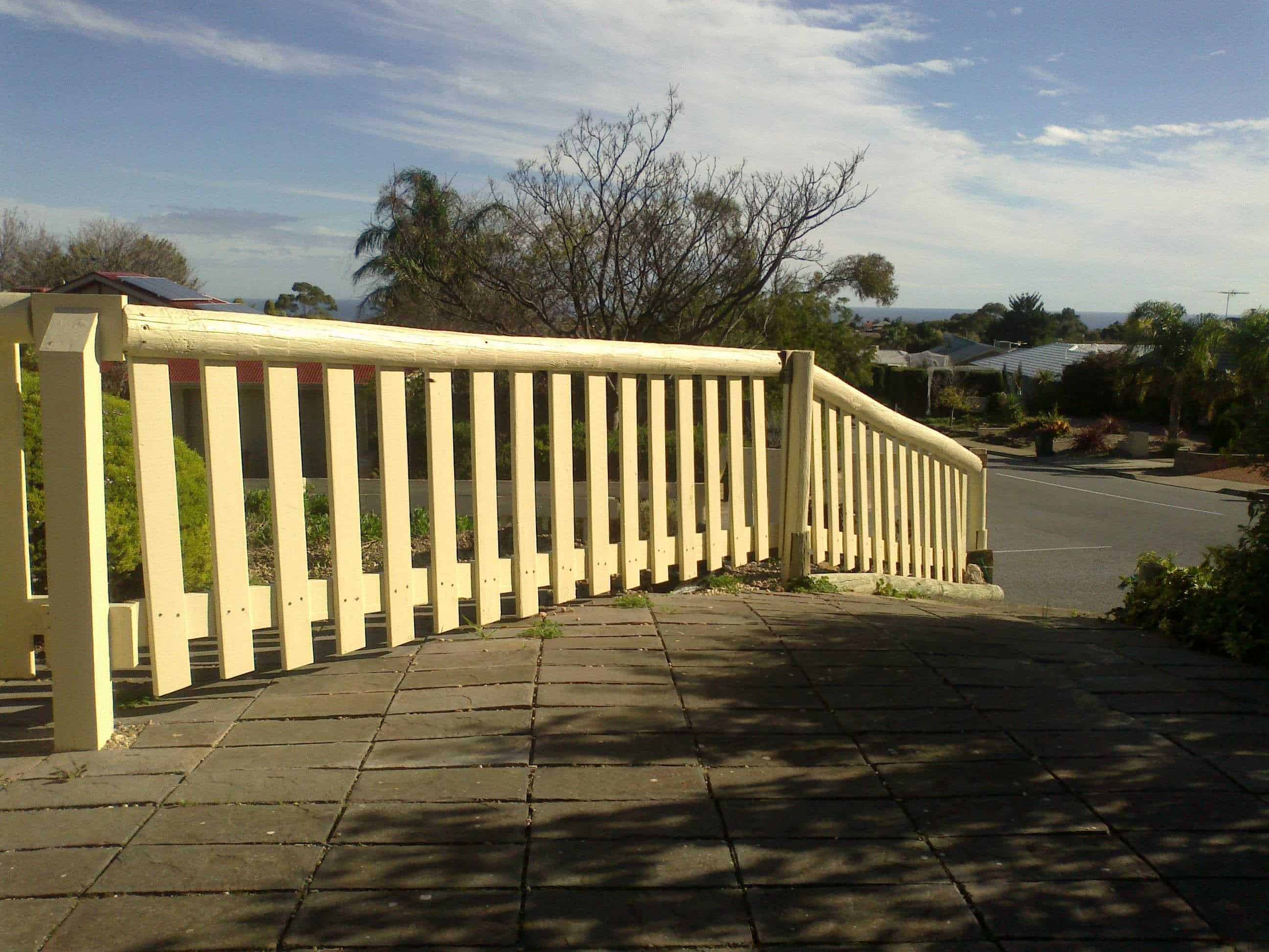 The Pallet Fence Out Front • 1001 Pallets