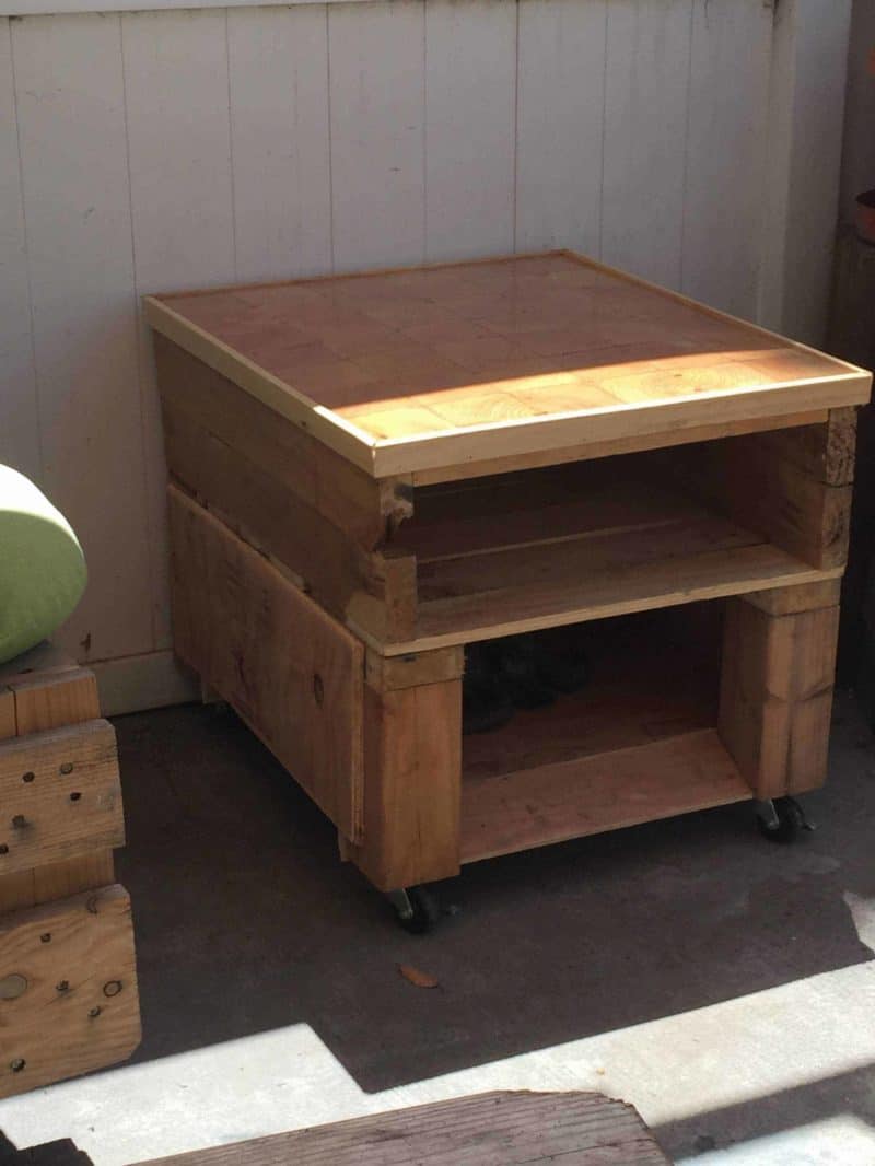 Tortoise House & Garden Side Table • 1001 Pallets