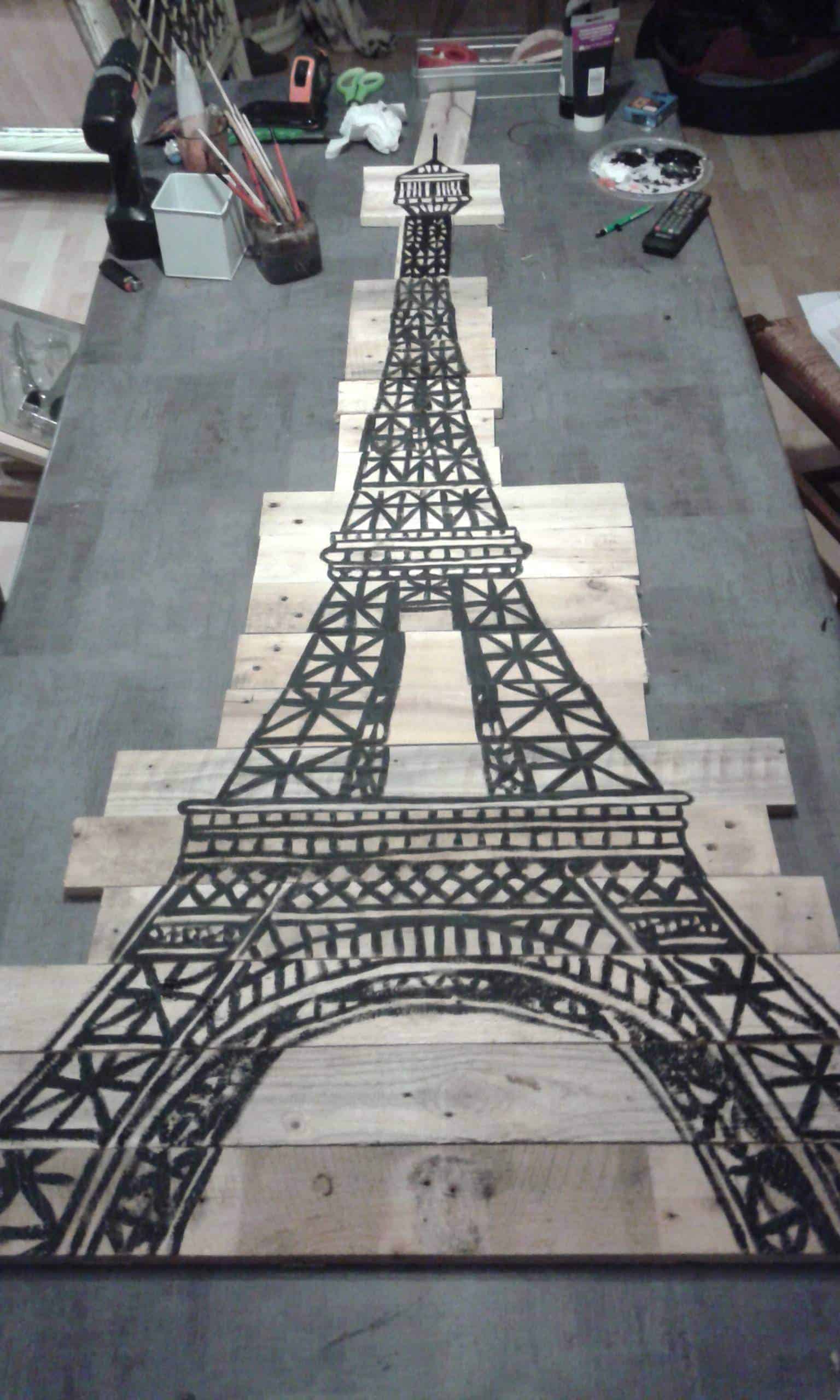 Pallet Eiffel Tower as a Christmas Tree • 1001 Pallets