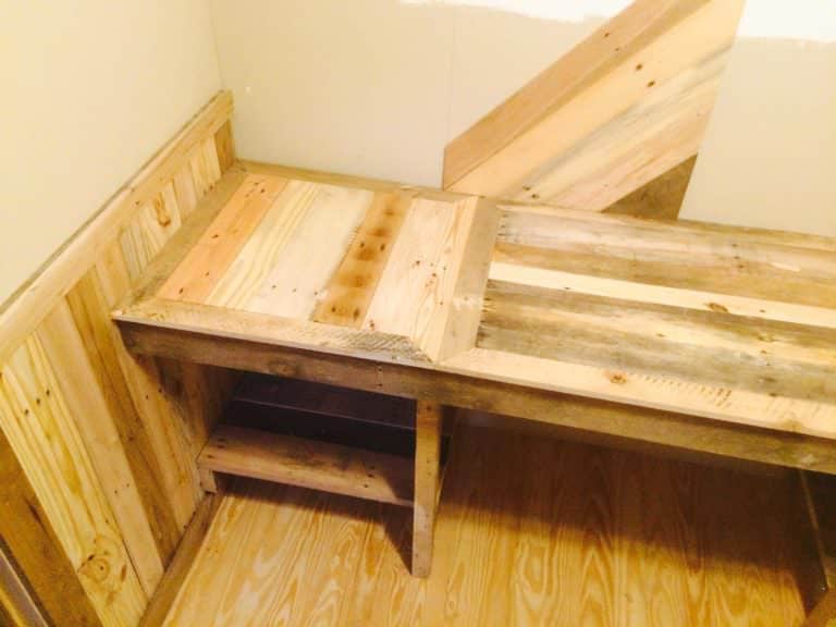How I Built My Pallet Office (Desk & Walls) • 1001 Pallets