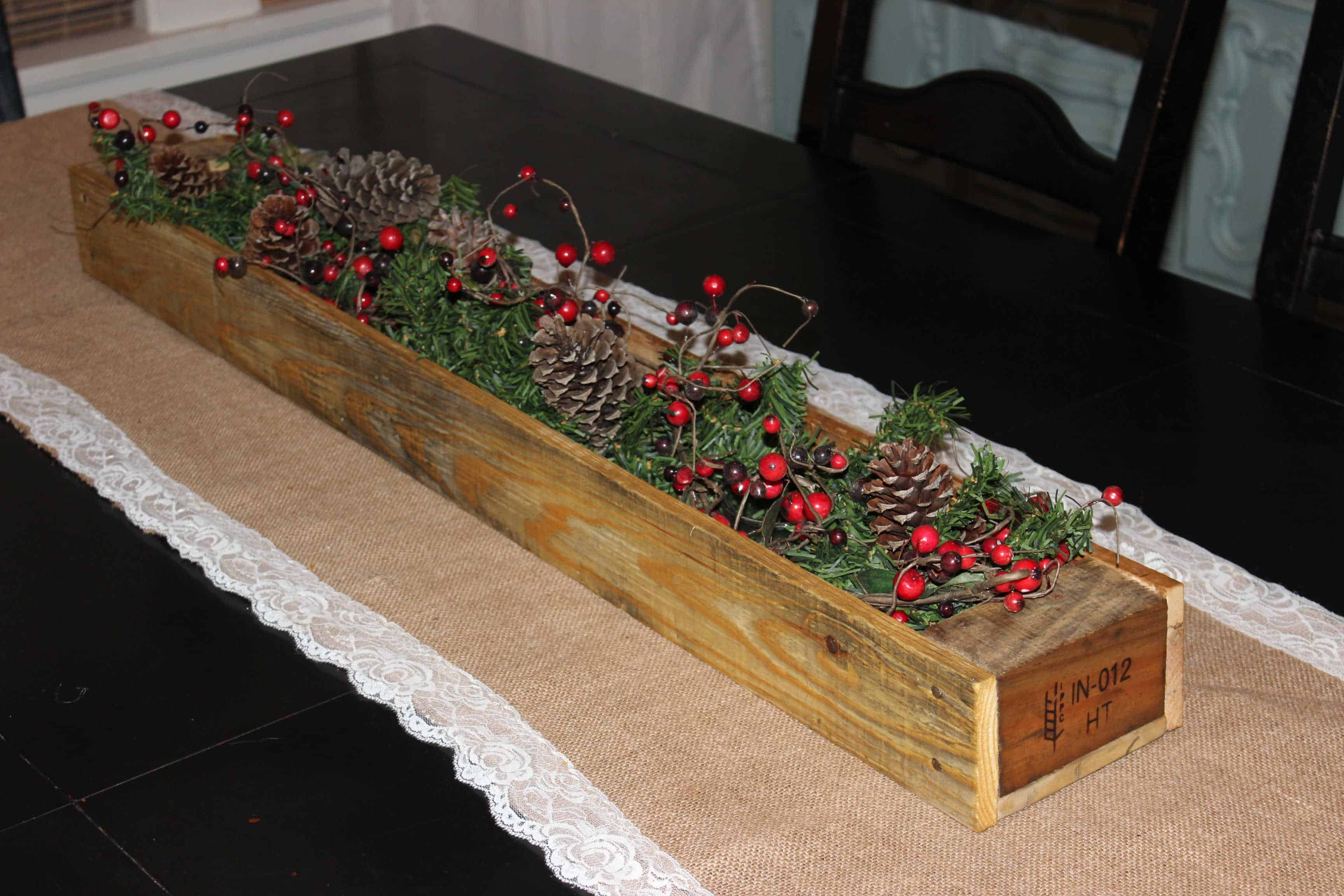 Pallet Table Runner Box for Your New Years Eve • 1001 Pallets