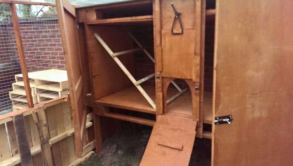 Pallet Chicken Coop • 1001 Pallets