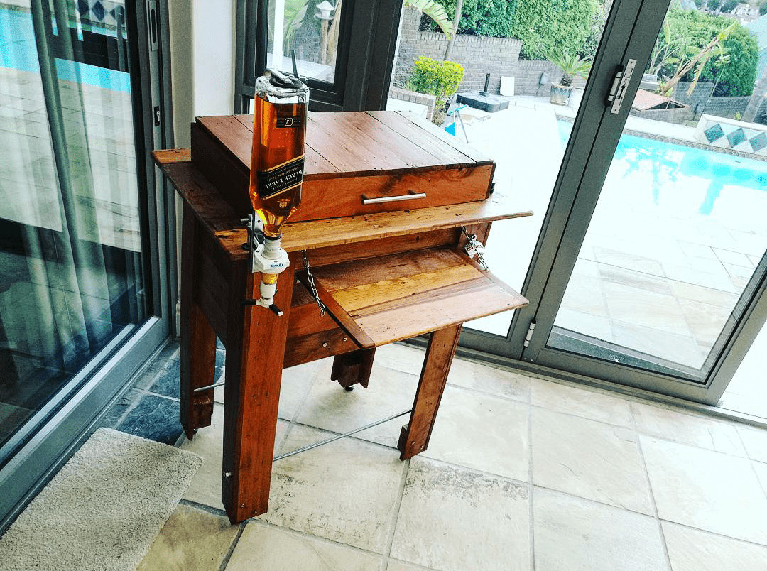 Rustic Pallet Cooler with Folding Table • 1001 Pallets