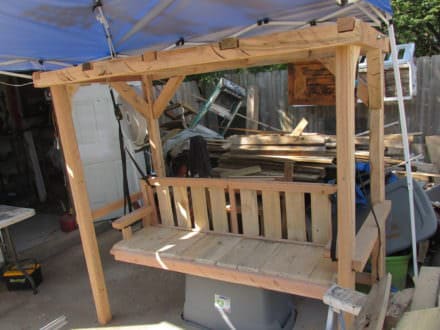 Awesome Pallet Arbor With 5-foot Swing! • 1001 Pallets
