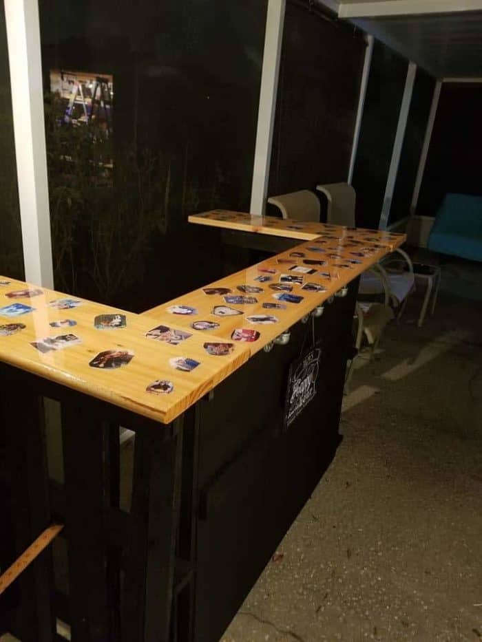 3 Pallet Bar Features Mod Podge Picture Top • 1001 Pallets