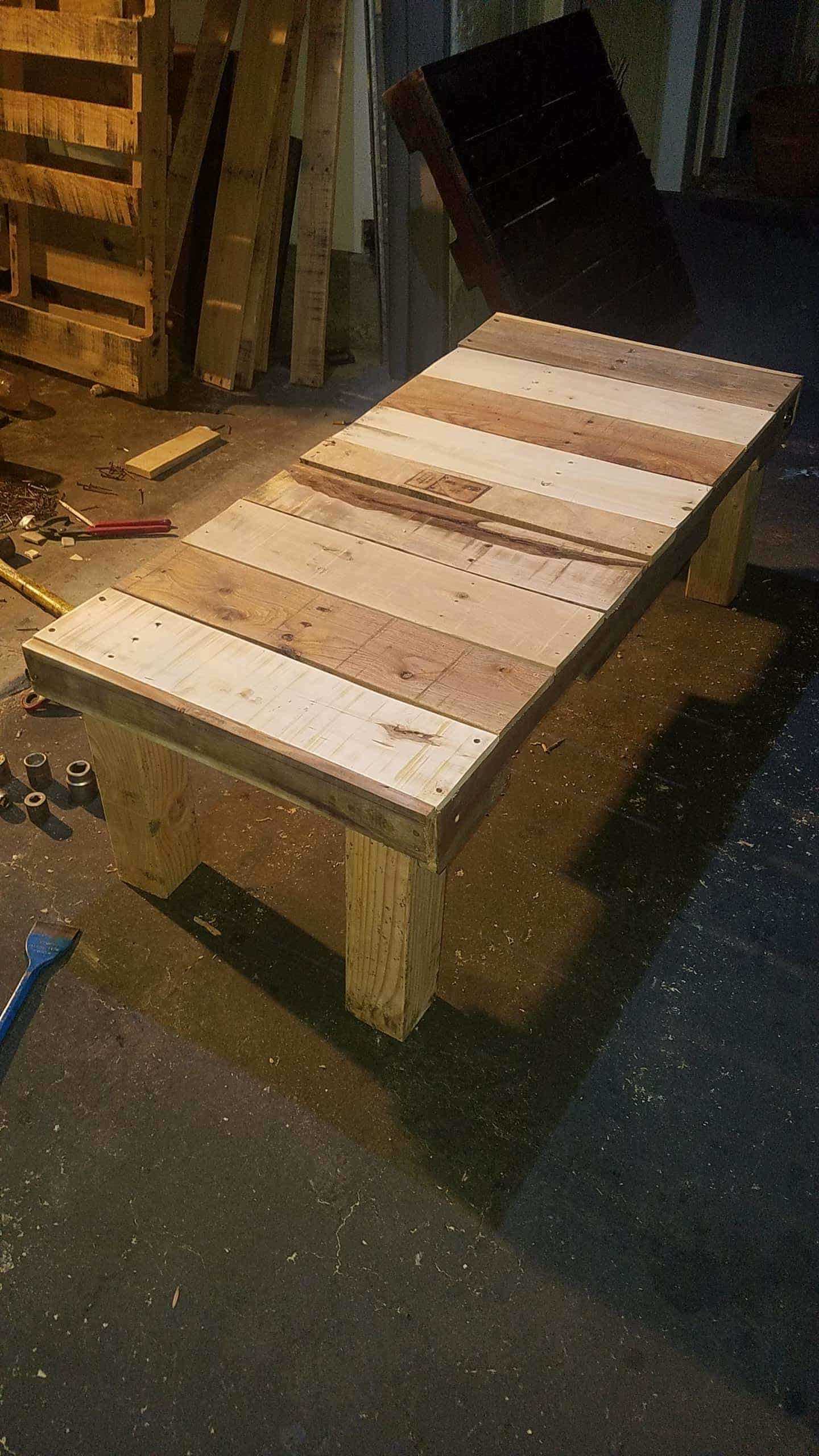 Three Pallet Tables Are Perfect For Smaller Spaces • 1001 Pallets