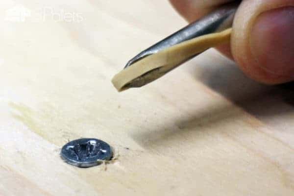 4 Methods to Remove a Stripped or Broken Screw • 1001 Pallets