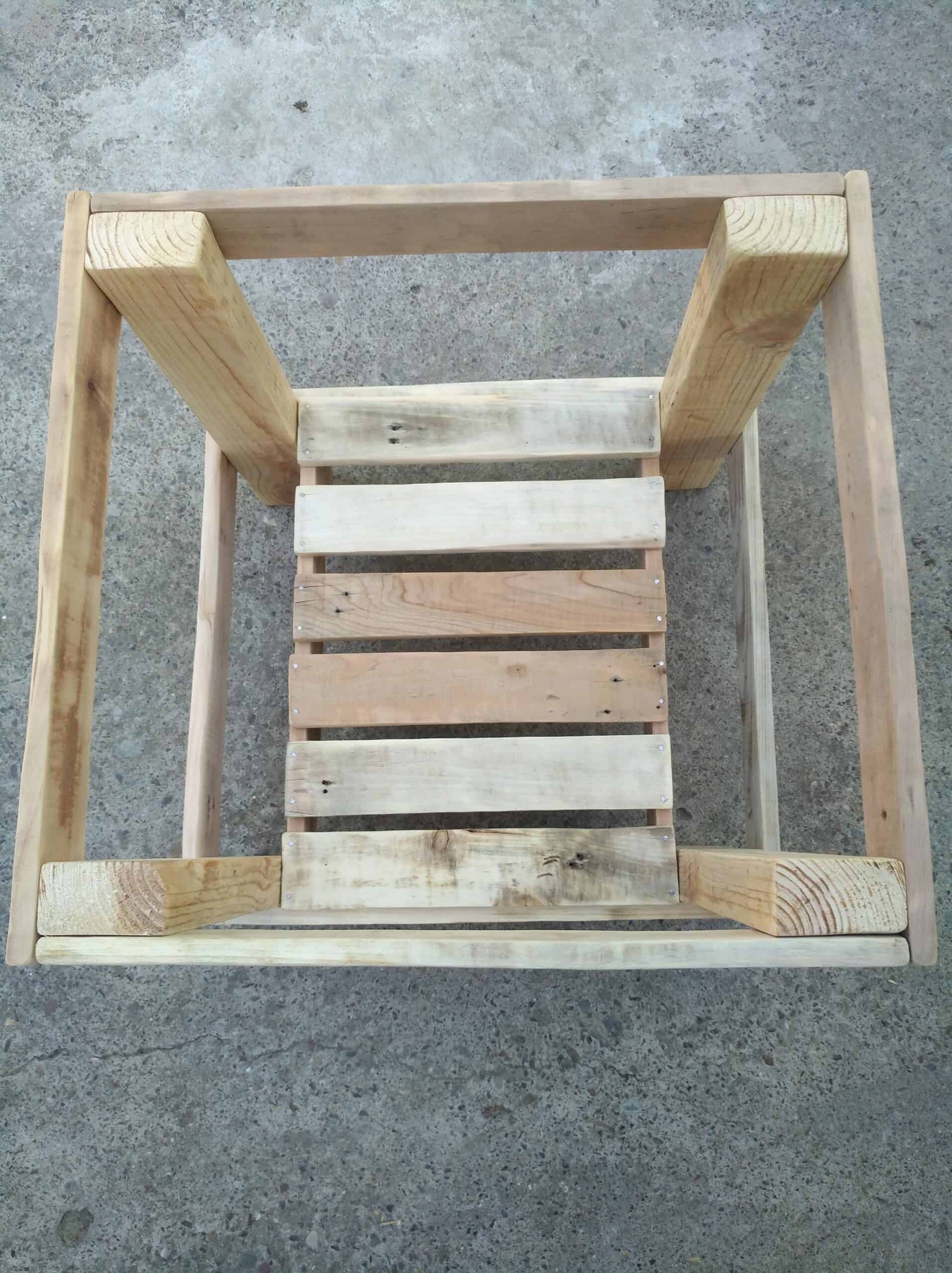 How I Мade A Small Pallet Coffee Table For The Balcony • 1001 Pallets