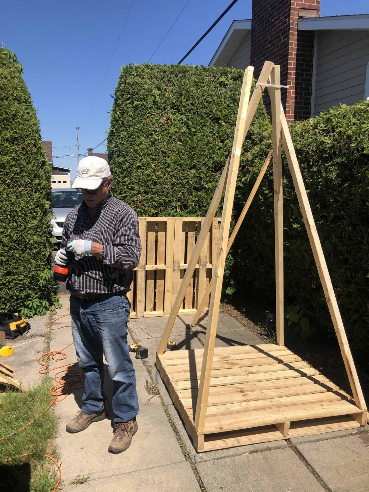 Five Pallets Kid's Teepee • 1001 Pallets