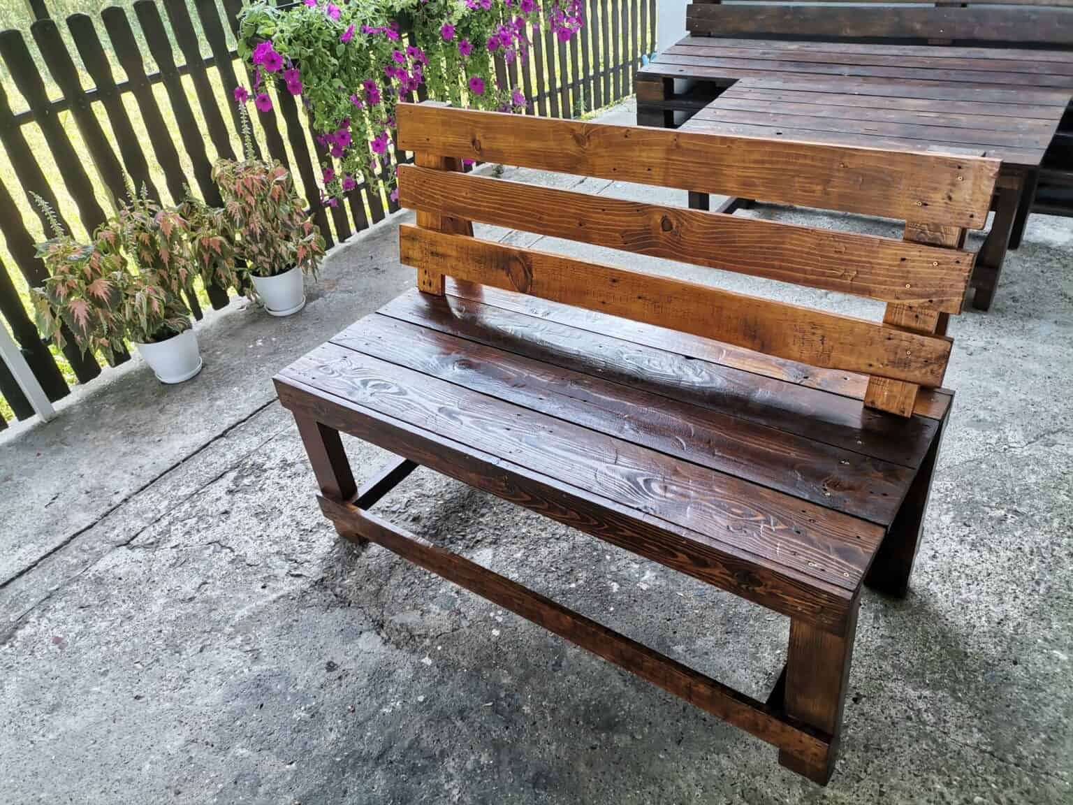 How I Made A Yard Bench Out Of Pallets • 1001 Pallets
