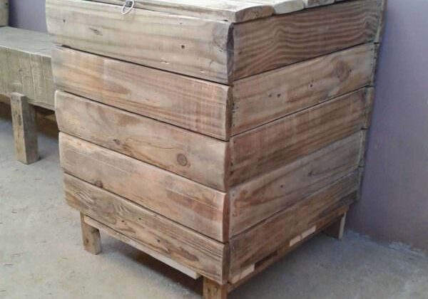 Rustic Pallet Cooler with Folding Table • 1001 Pallets