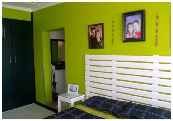 Pallet Crescent Moon Cradle • 1001 Pallets